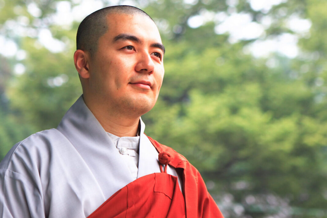 Review sách Yêu Những Điều Không Hoàn Hảo - Đại đức HeaMin