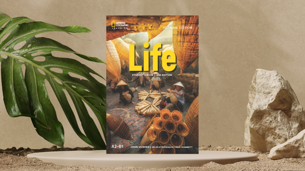 Review sách LIFE A2-B1, Student's Book (2nd Edition)