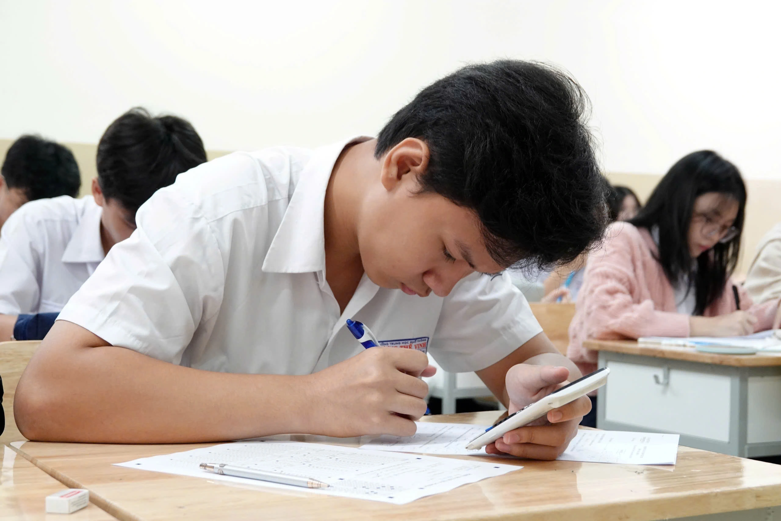 Lịch thi tốt nghiệp THPT 2025 chính thức từ Bộ GD&ĐT