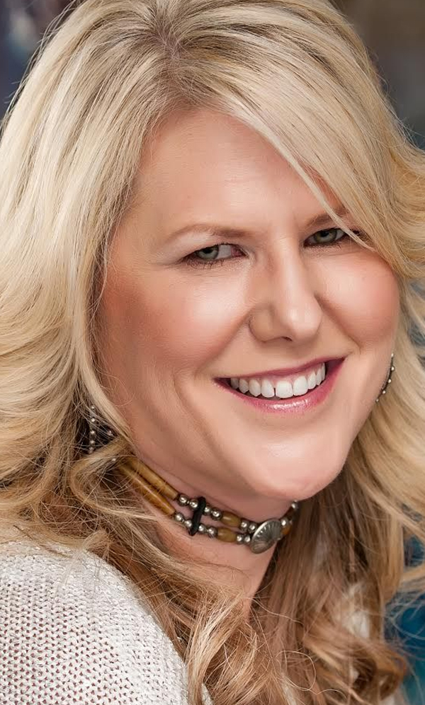 Favorite Author - Kristen Ashley - FAHASA.COM